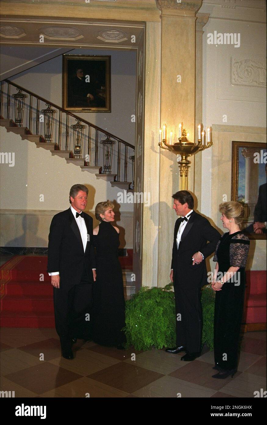 President Clinton and his wife Hillary greet Vice President Gore and ...