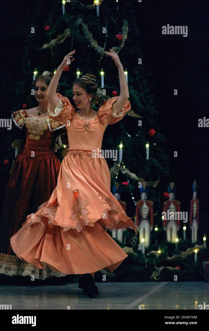 Chelsea Clinton debuts as the Favorite Aunt in the Washington Ballets ...