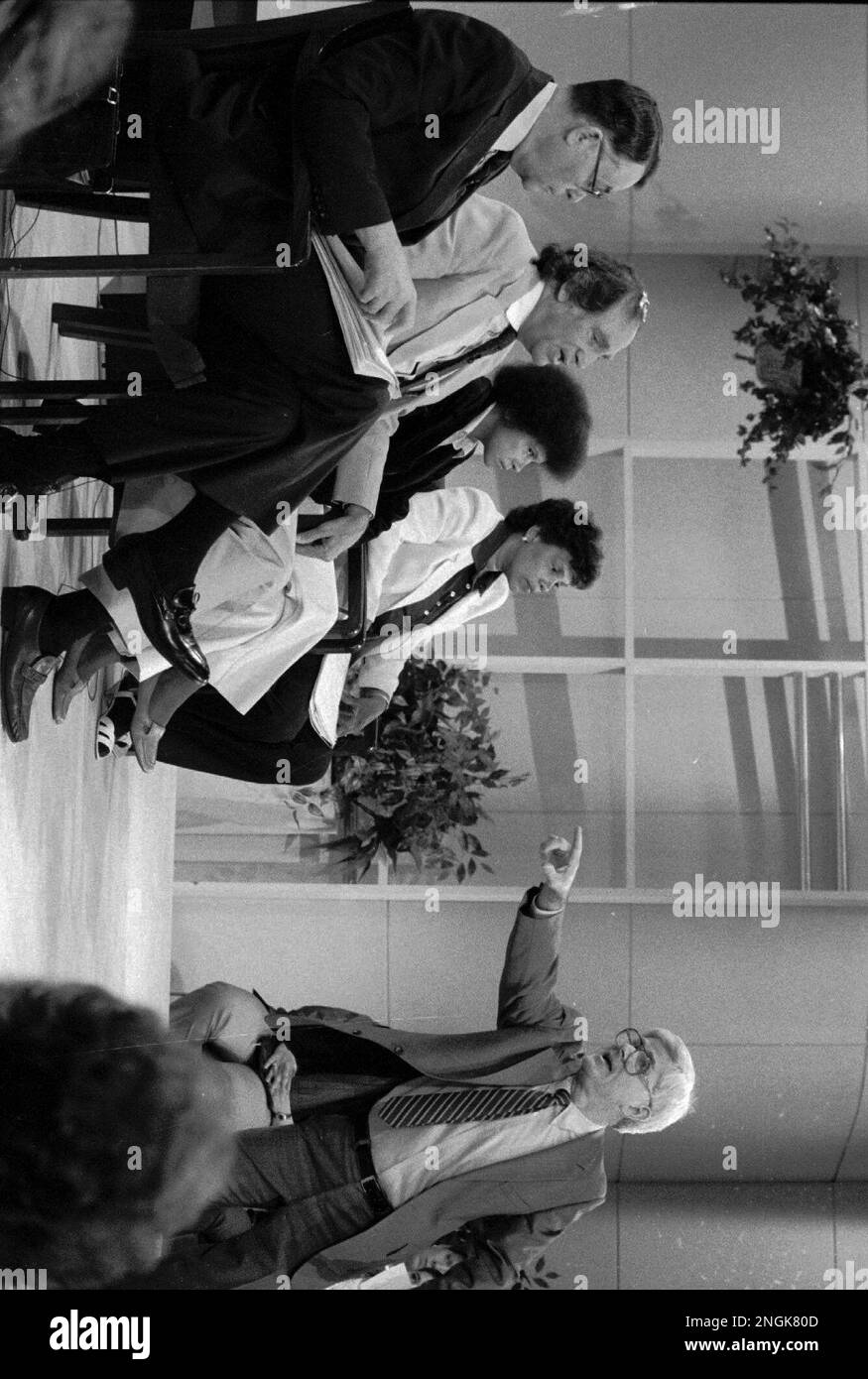 Phil Donahue points out a member of the audience during his show in New ...