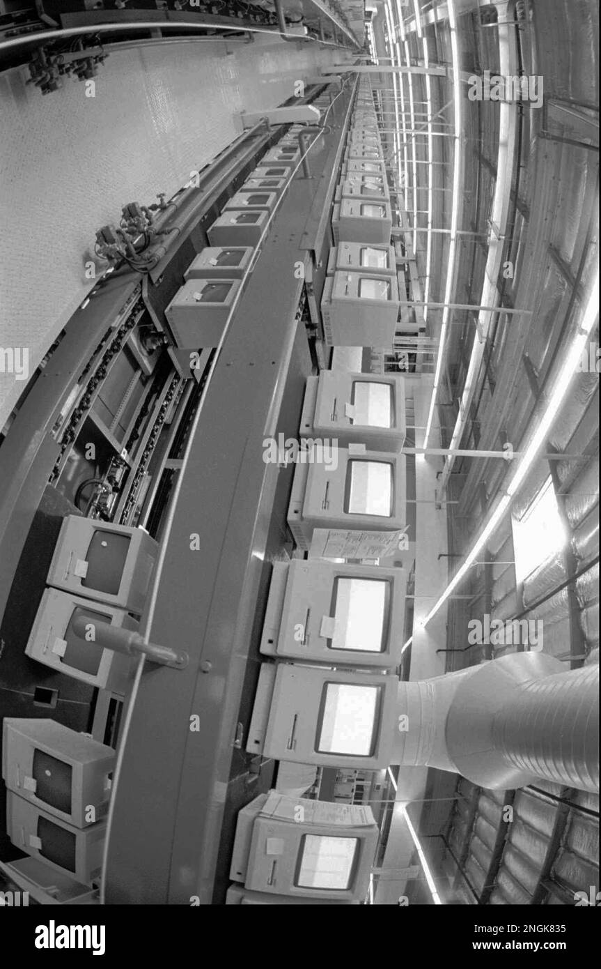 The Apple Computer Inc., manufacturing plant in Milpitas, Calif ...