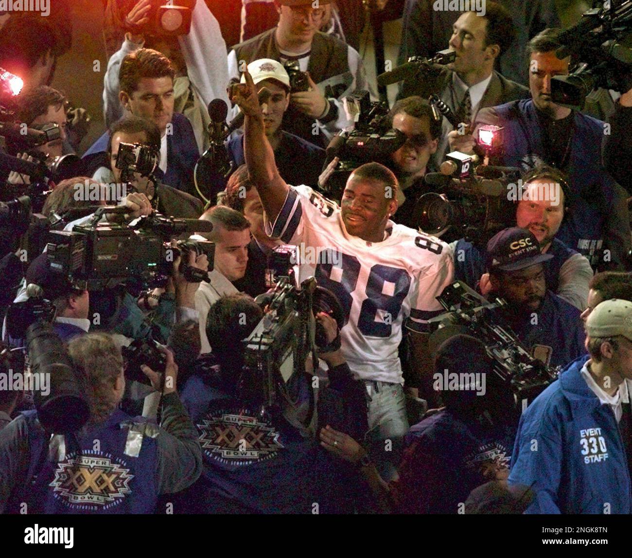 Dallas Cowboys wide receiver Michael Irvin celebrates the team's 27-17 ...
