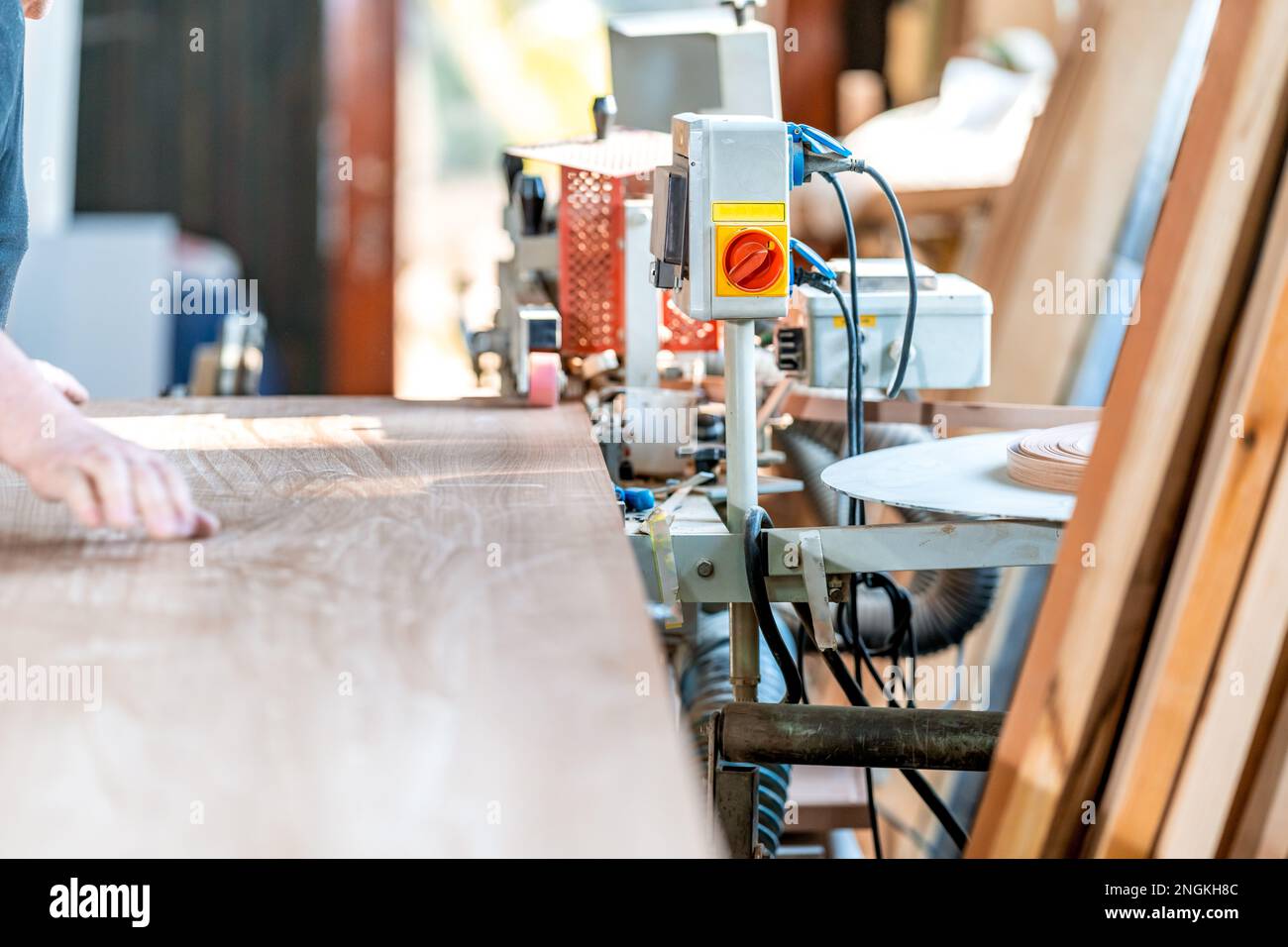 Edge glue hi-res stock photography and images - Alamy