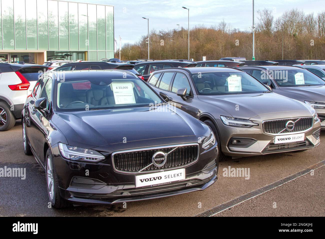 Plug in diesel hybrid suv hi-res stock photography and images - Alamy
