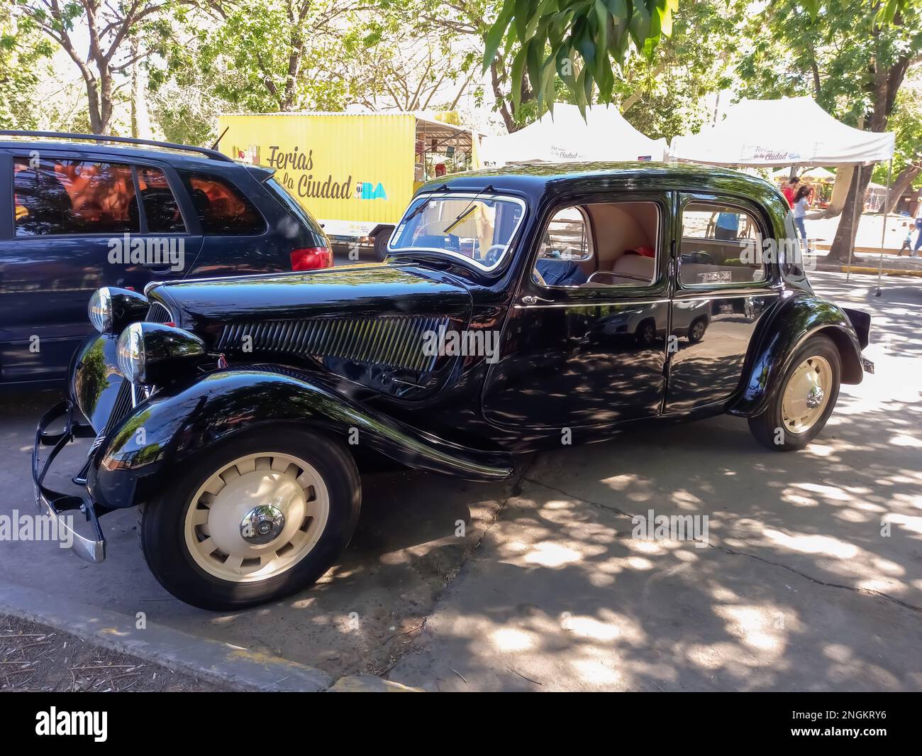 1940s historical side view hi-res stock photography and images - Alamy