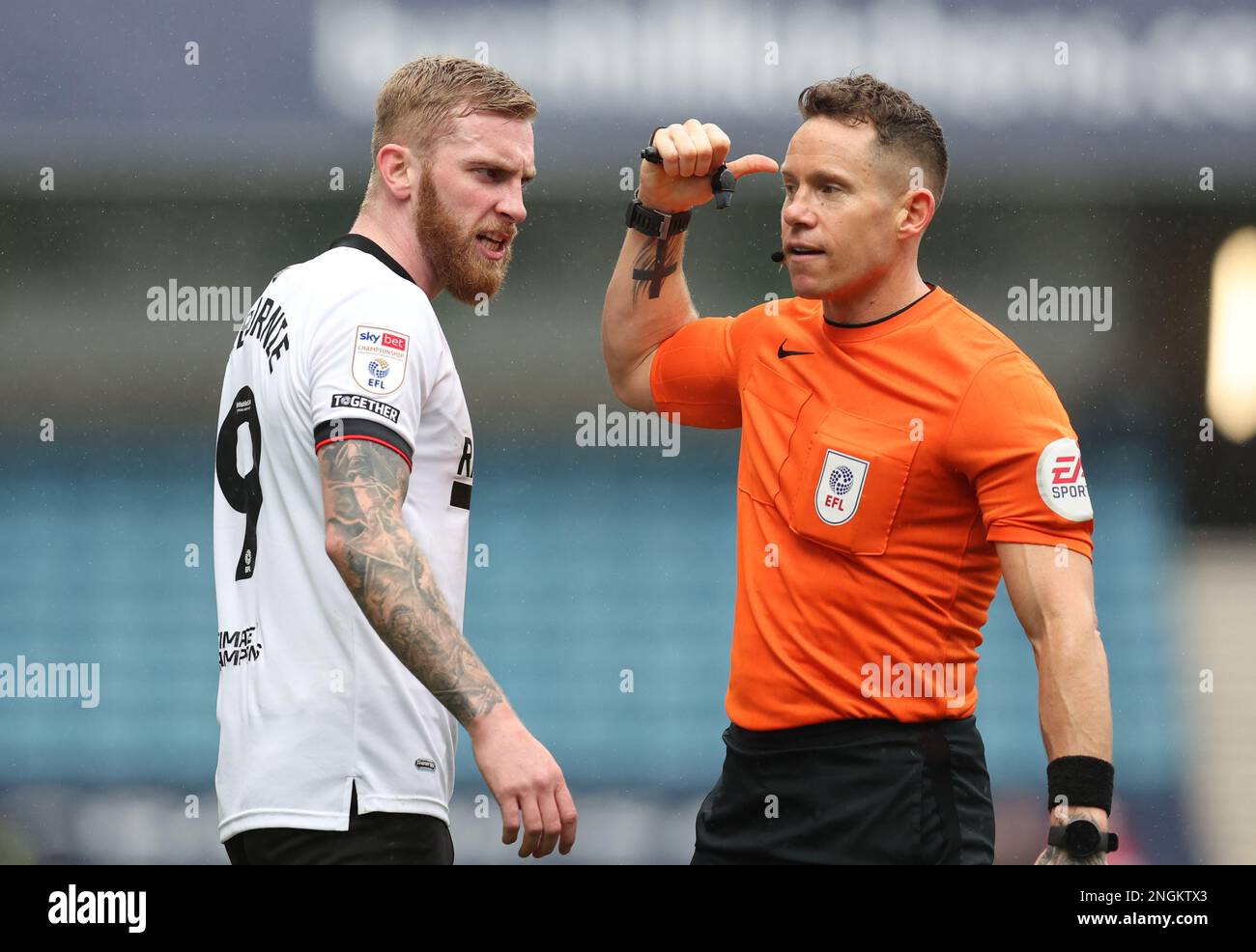 Stephen martin referee hi-res stock photography and images - Alamy