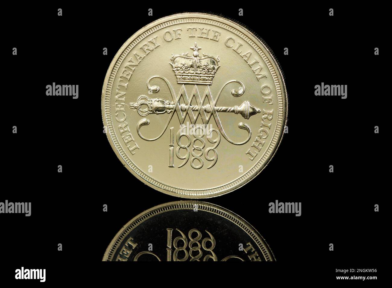 1989 2 pound coin hi-res stock photography and images - Alamy