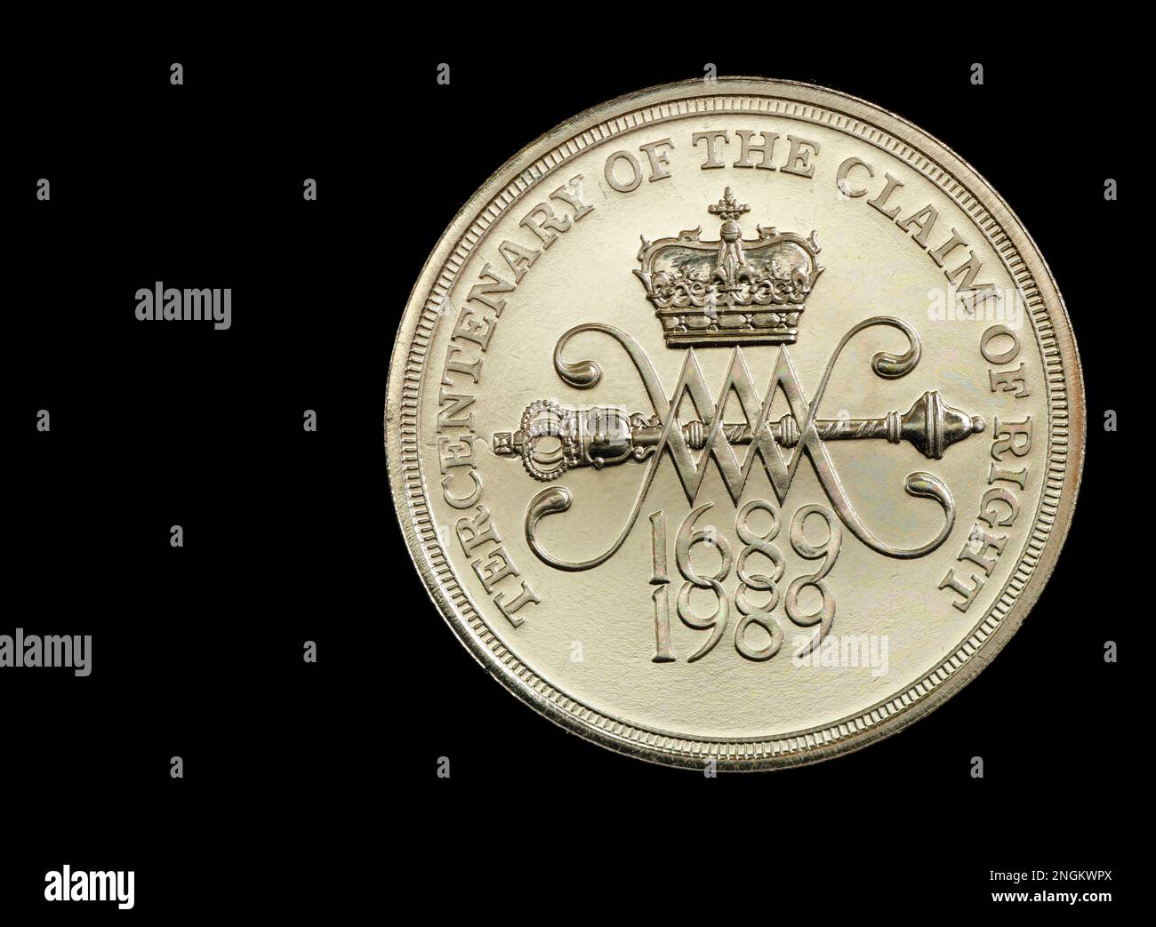 Reverse side of a 1989 £2 coin commemorating the Tercentenary of the ...