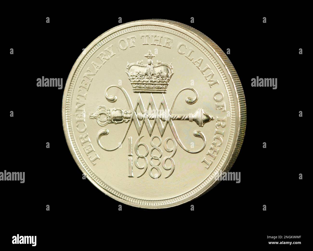 Reverse side of a 1989 £2 coin commemorating the Tercentenary of the ...