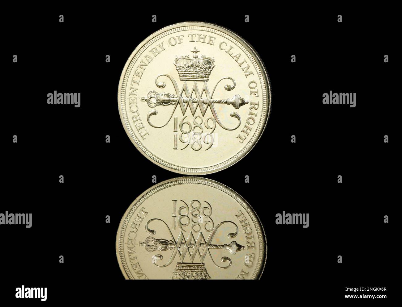 1989 2 pound coin hi-res stock photography and images - Alamy