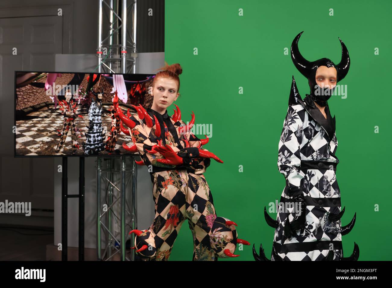 Metaverse fashion show hi-res stock photography and images - Alamy