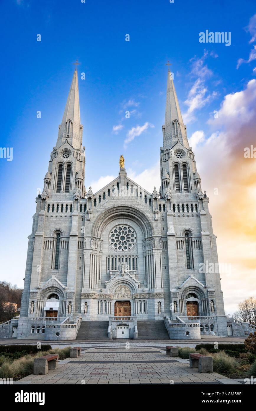 View of Sainte-Anne-de-Beaupré in Quebec Canada Stock Photo - Alamy