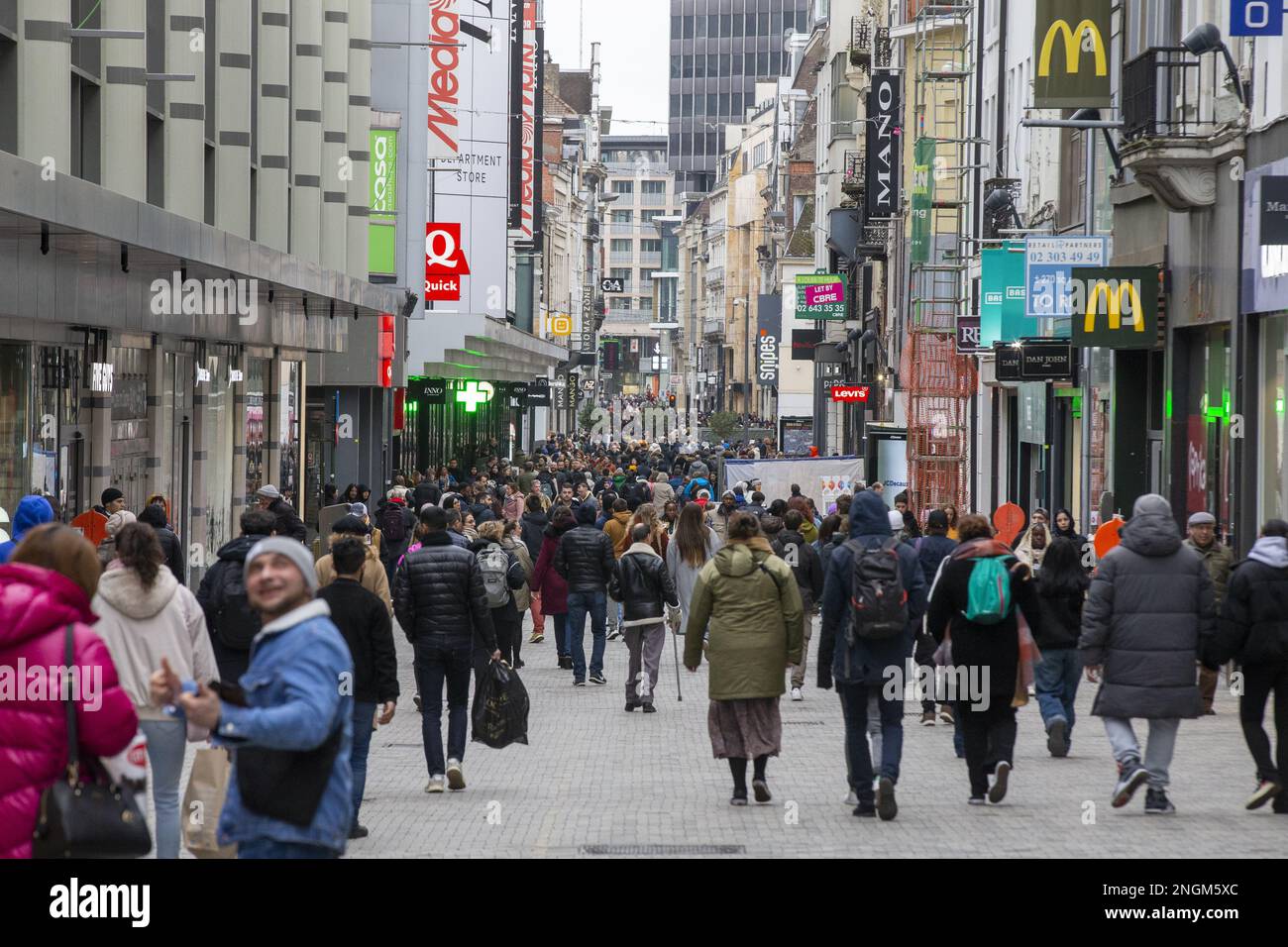 Illustration picture shows people in the Nieuwstraat/ Rue Neuve ...