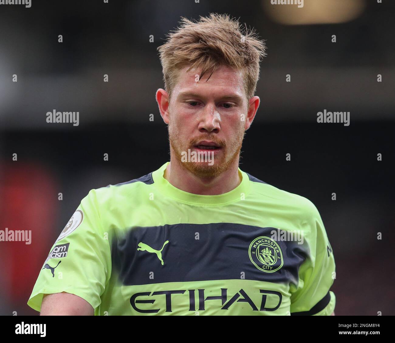 Kevin De Bruyne #17 of Manchester City during the Premier League match ...
