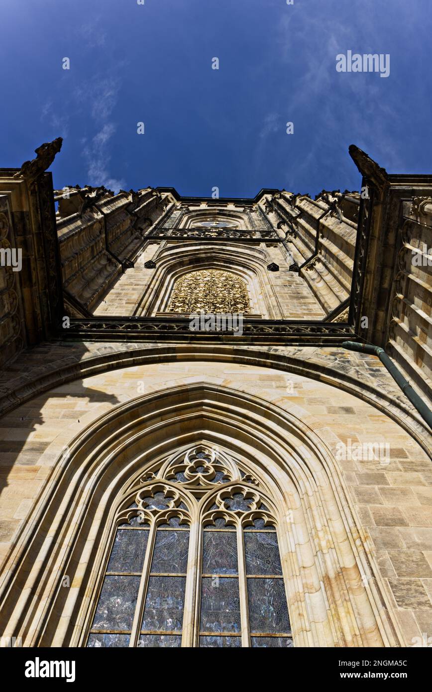 Prag castle church hi-res stock photography and images - Alamy