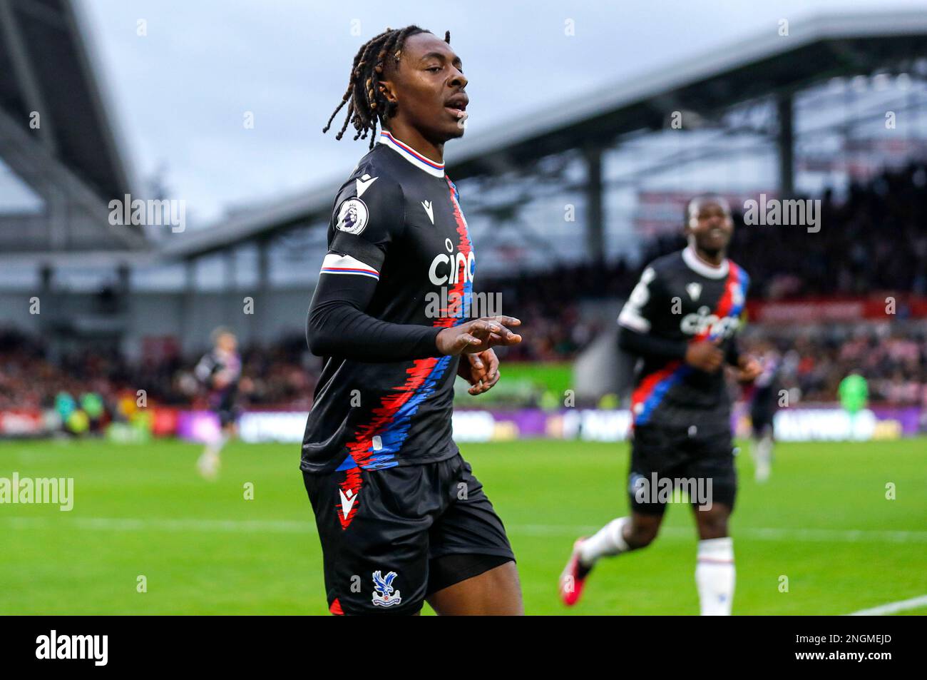 Crystal Palace's Eberechi Eze celebrates scoring their side's first ...