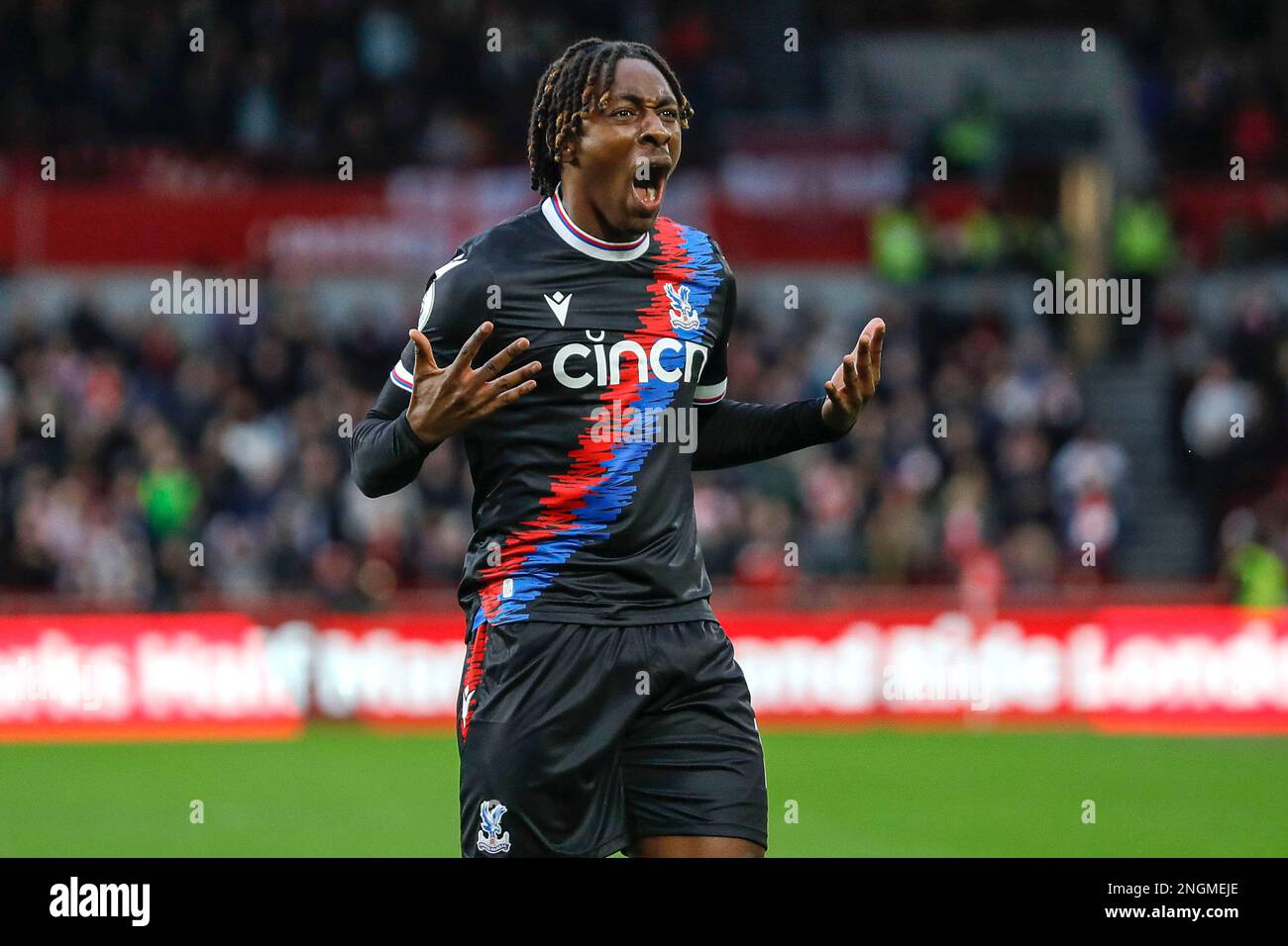 Crystal Palace's Eberechi Eze celebrates scoring their side's first ...
