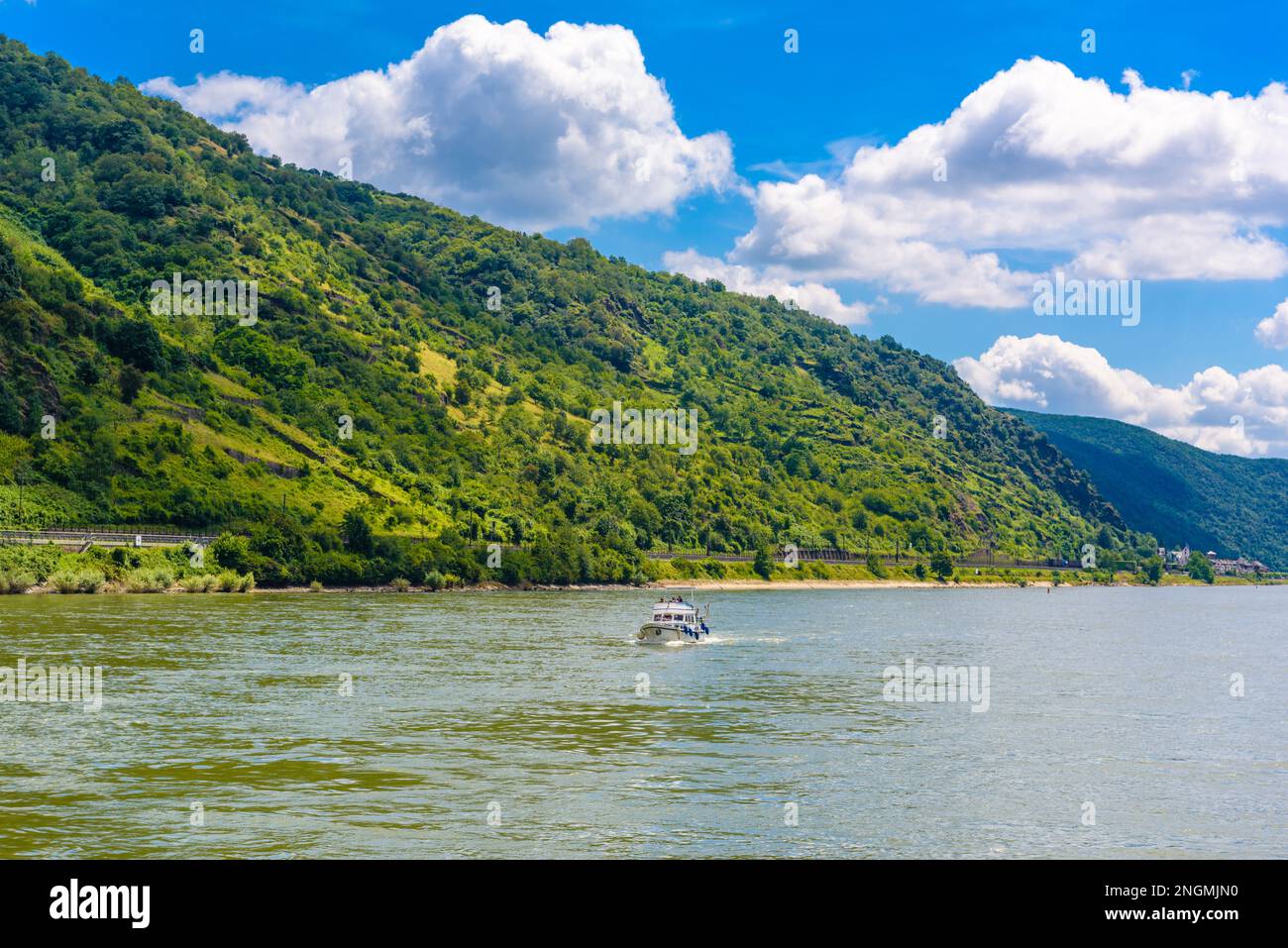 Boat ship in Rhein Rhine river in Loreley, Oberwesel, Rhein-Lahn-Kreis ...