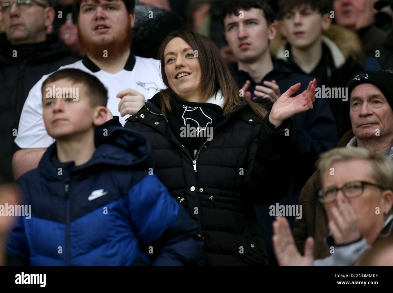 Derby county fan cheering hi-res stock photography and images - Alamy