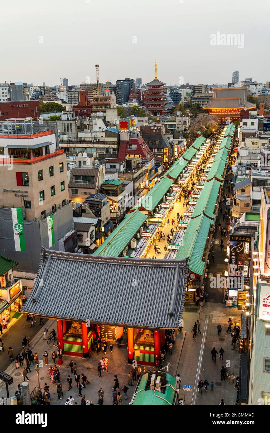 Tokyo. Asakusa shrine and Sensoji temple at the end of the Nakamise, a ...