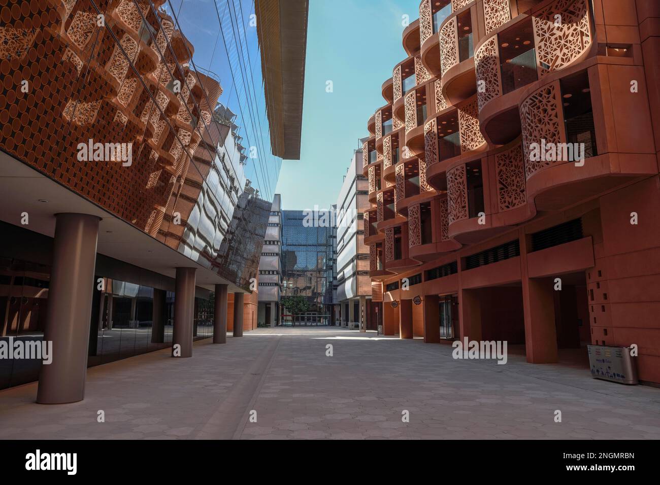 Road through houses, Masdar City urban development project, first ...