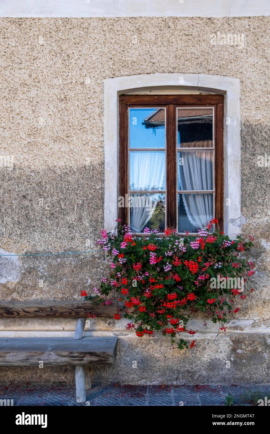 House facade floral decorations hi-res stock photography and images - Alamy