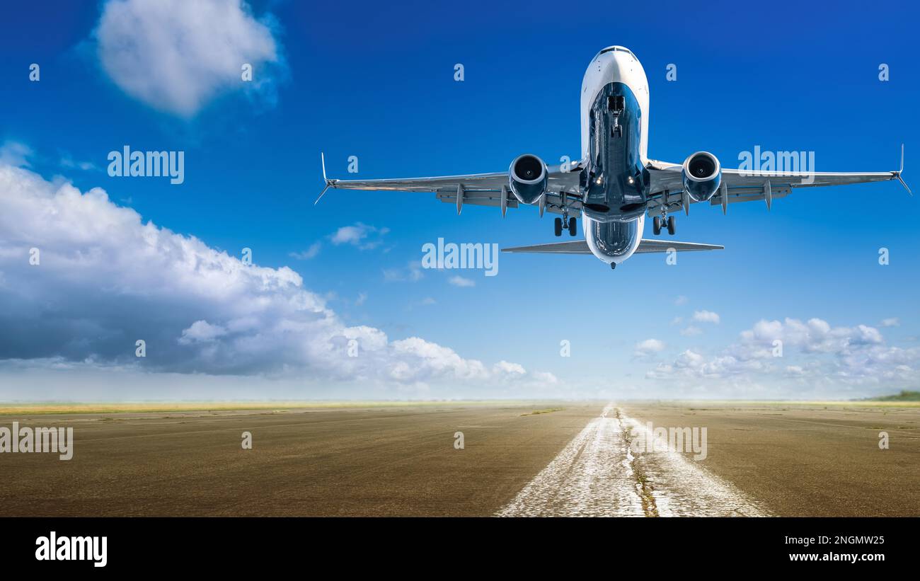 modern airliner while take off Stock Photo - Alamy