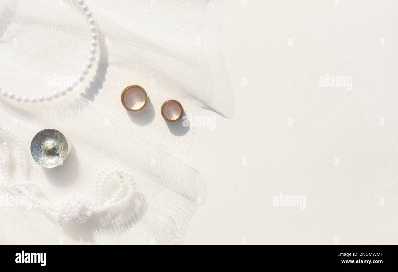 Cream wedding background hi-res stock photography and images - Alamy