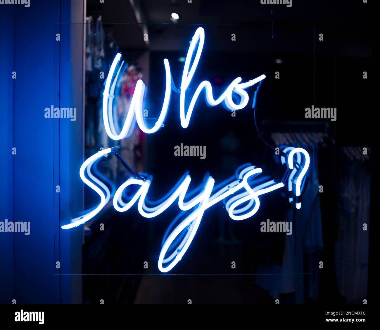 Quote lights hi-res stock photography and images - Alamy