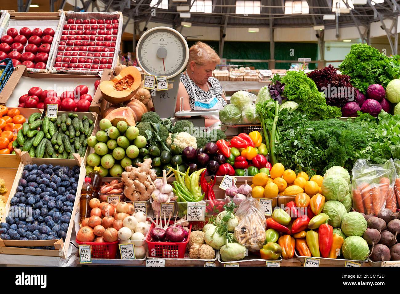 Food store interior hi-res stock photography and images - Alamy