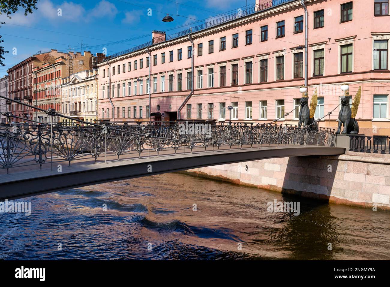 Bank bridge st petersburg hi-res stock photography and images - Alamy