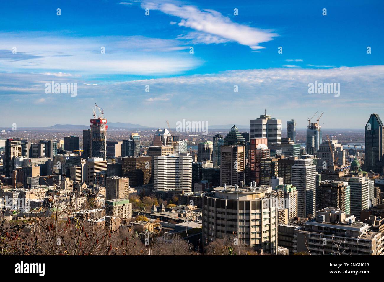 Montreal canada skyline hi-res stock photography and images - Alamy