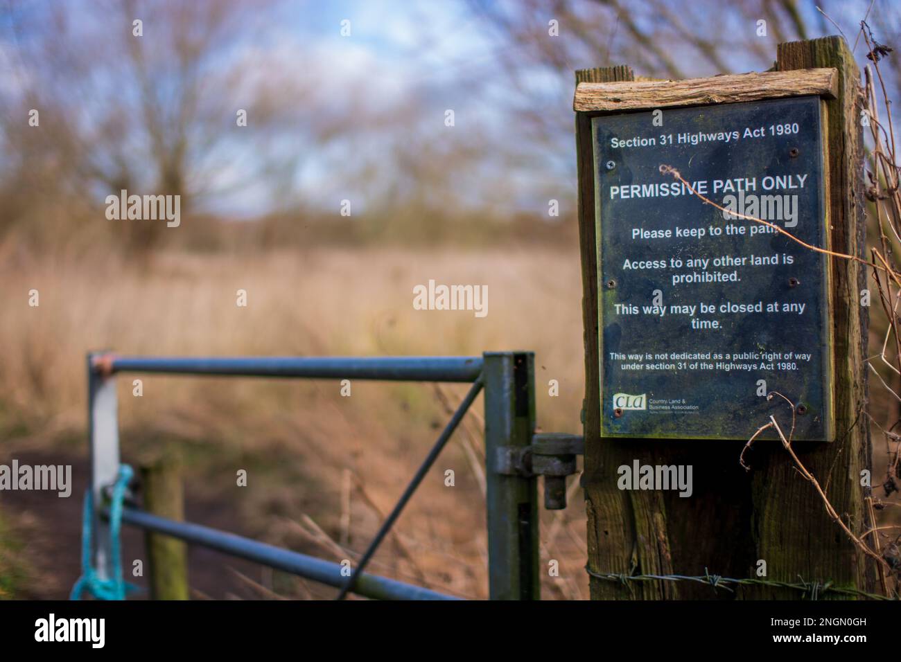 permissive footpath sign Stock Photo - Alamy