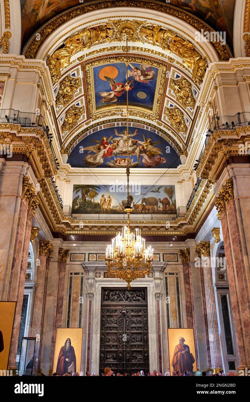 St. Petersburg Russia. Isaac's Cathedral Stock Photo - Alamy