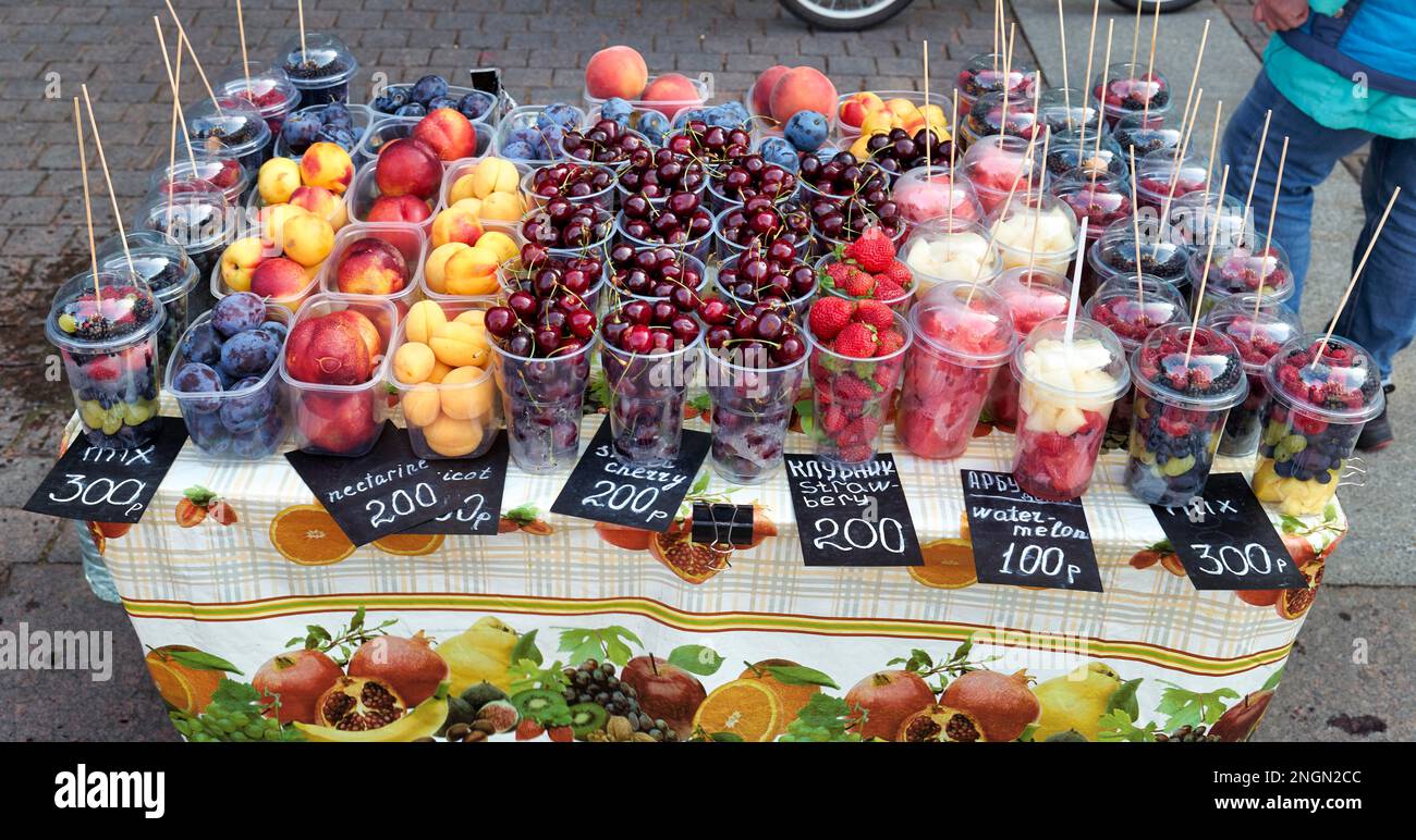 St. Petersburg Russia. Fresh fruit stall Stock Photo - Alamy