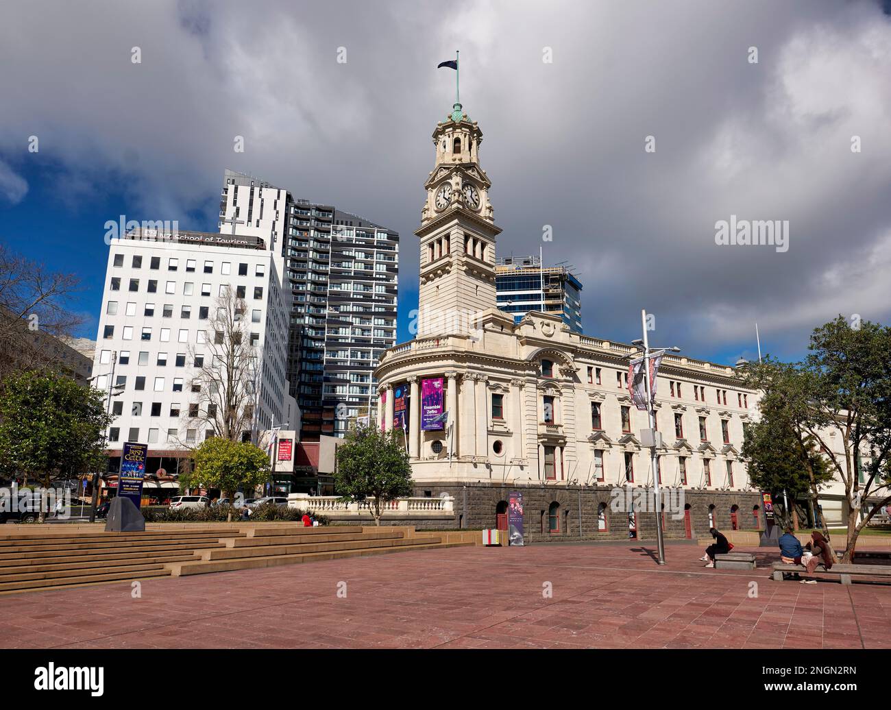 Square shaped flag hi-res stock photography and images - Alamy