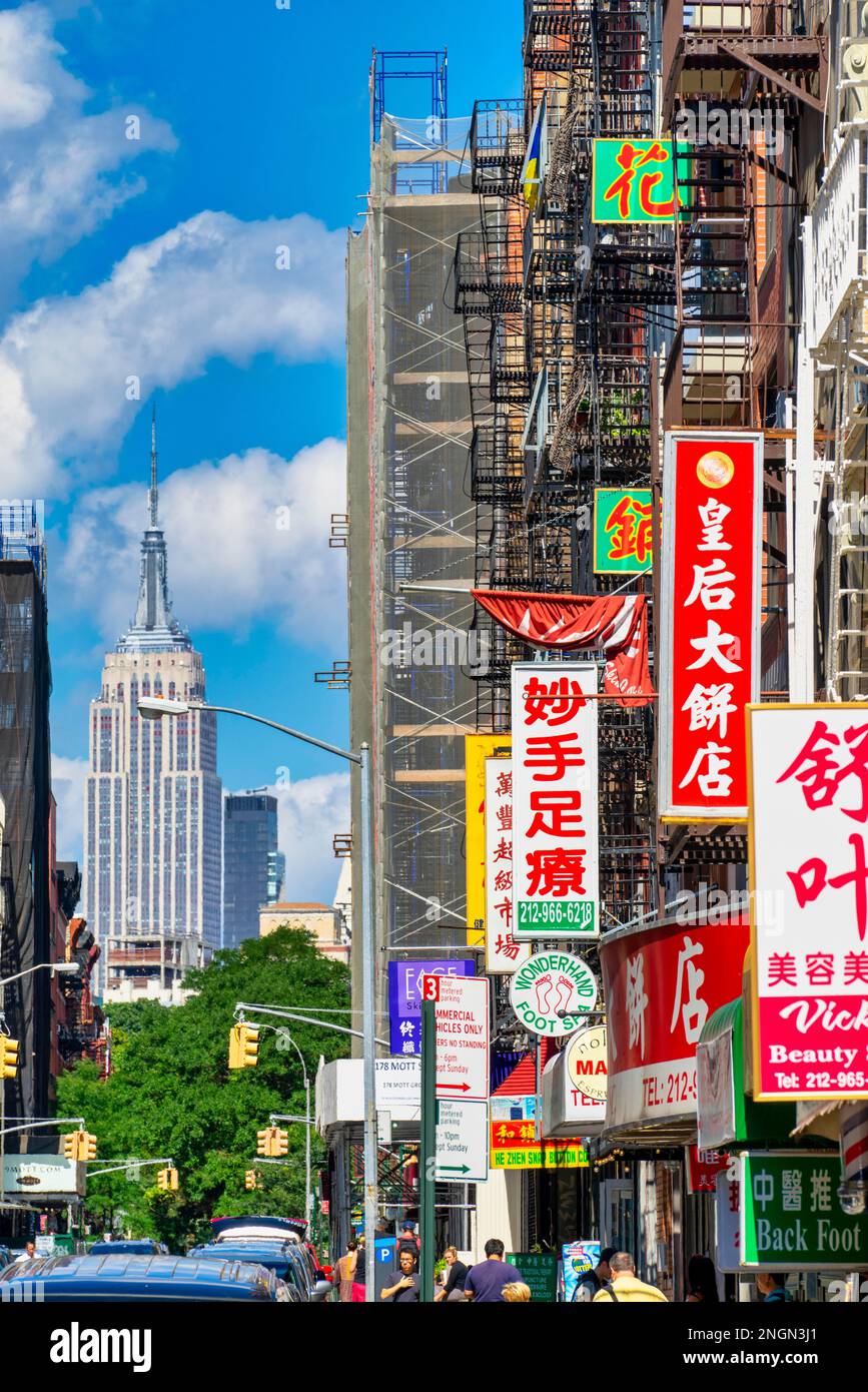 Manhattan signage hi-res stock photography and images - Alamy