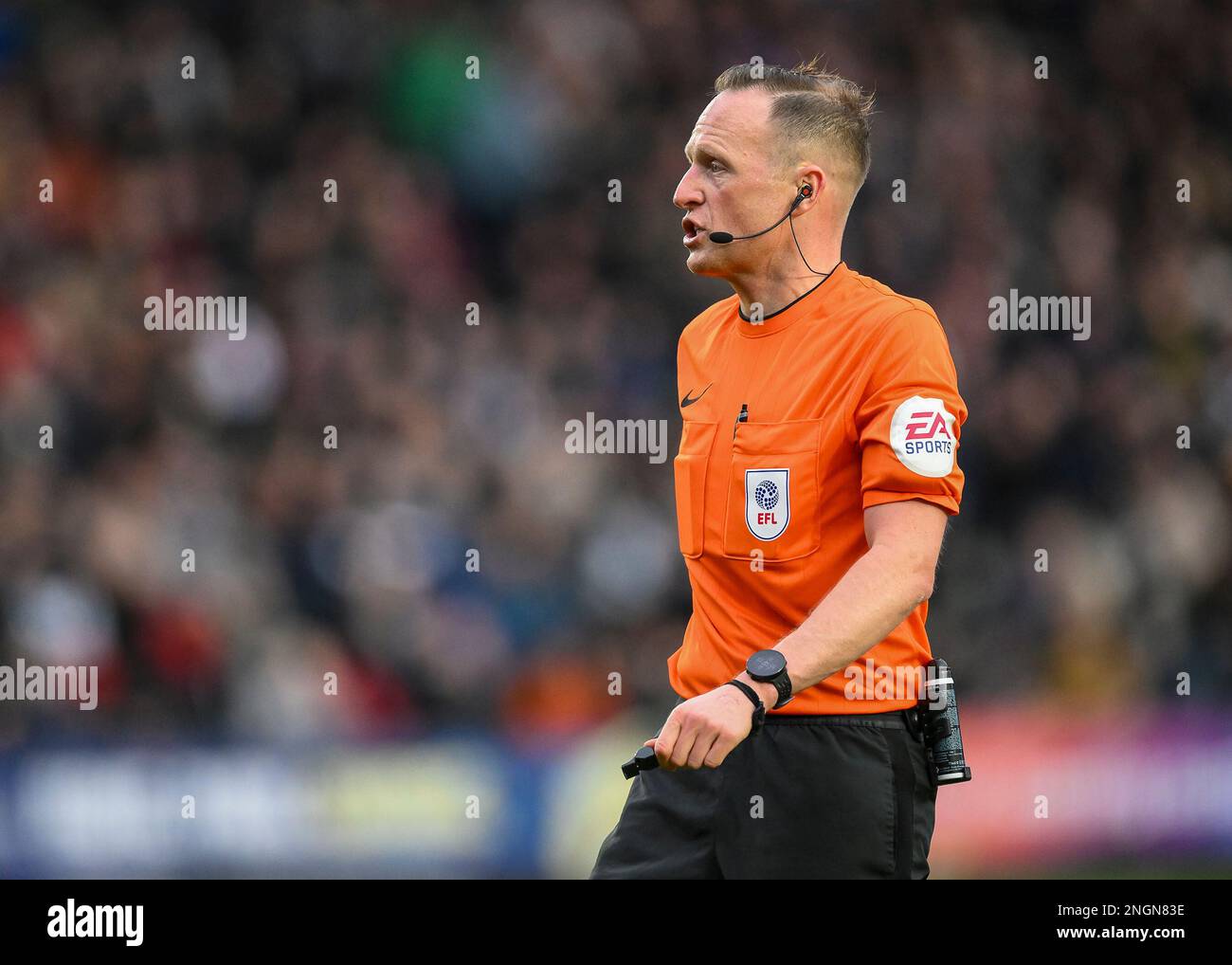 David rock referee hi-res stock photography and images - Alamy