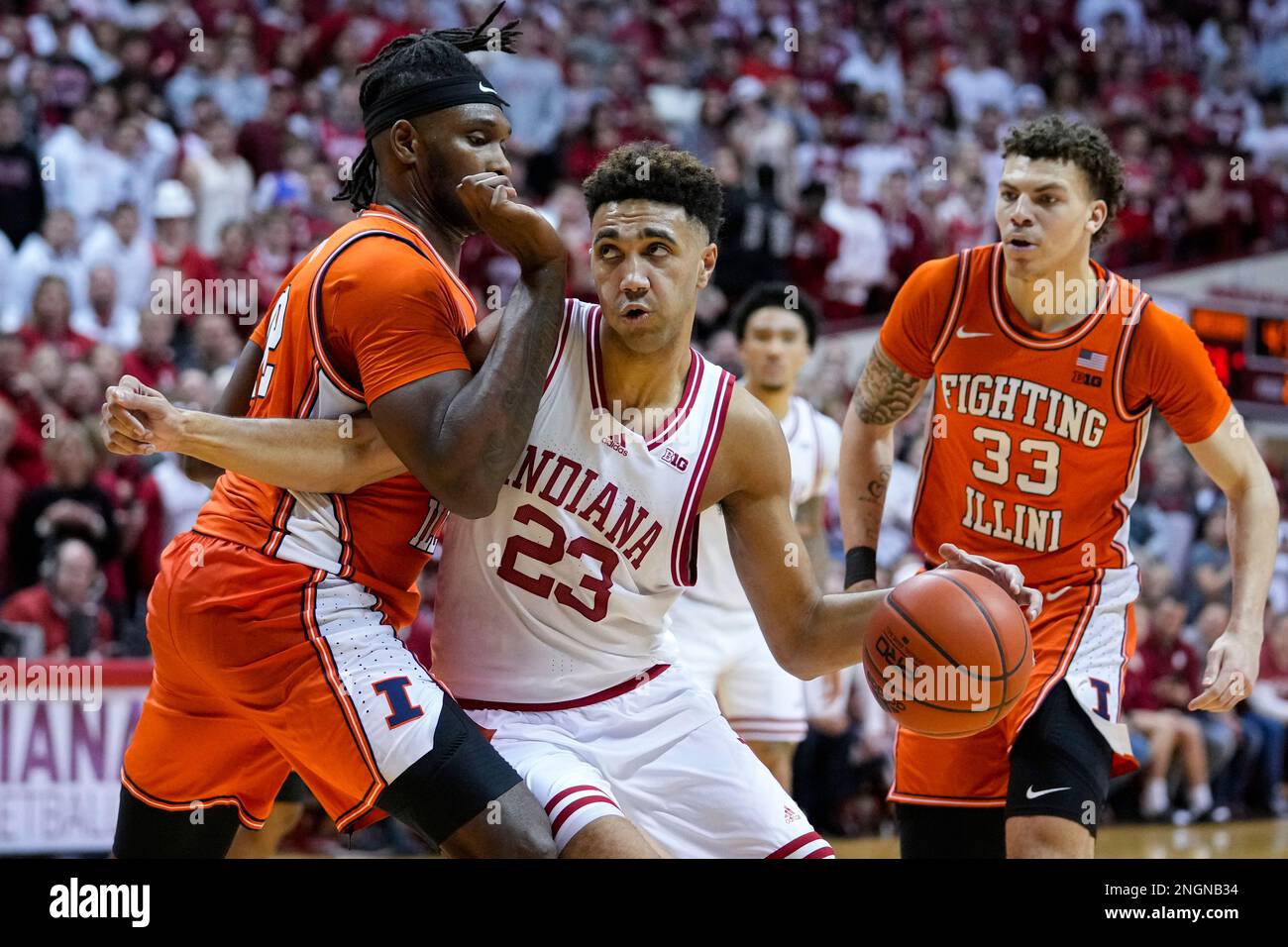 Indiana forward Trayce Jackson-Davis (23) tries to go around Illinois ...