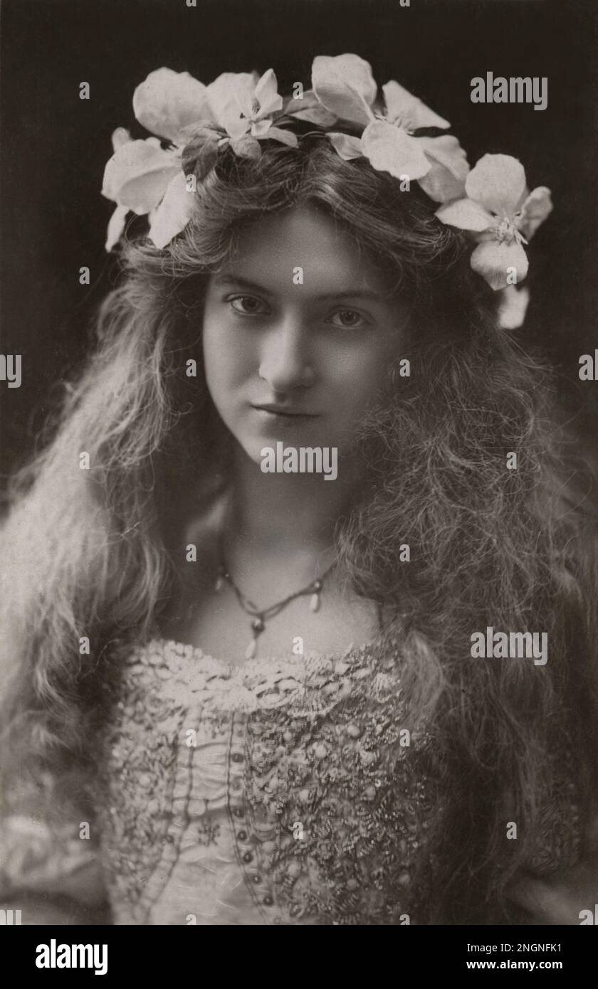 Maude Fealy - photo by Bassano Studio (London) 1904 - restored from ...