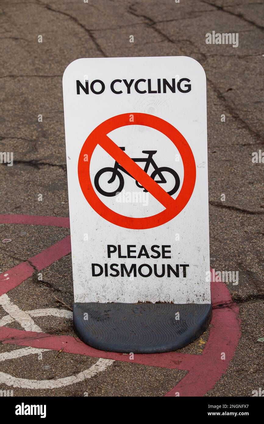 Please do not disturb sign hi-res stock photography and images - Alamy