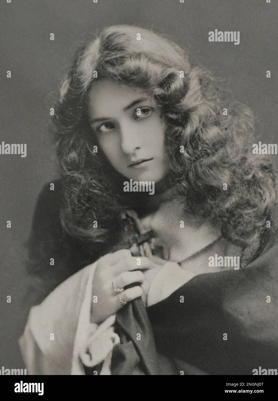 Maude Fealy as 'Fair Rosamund' in 'Becket' - photo by Johnston ...