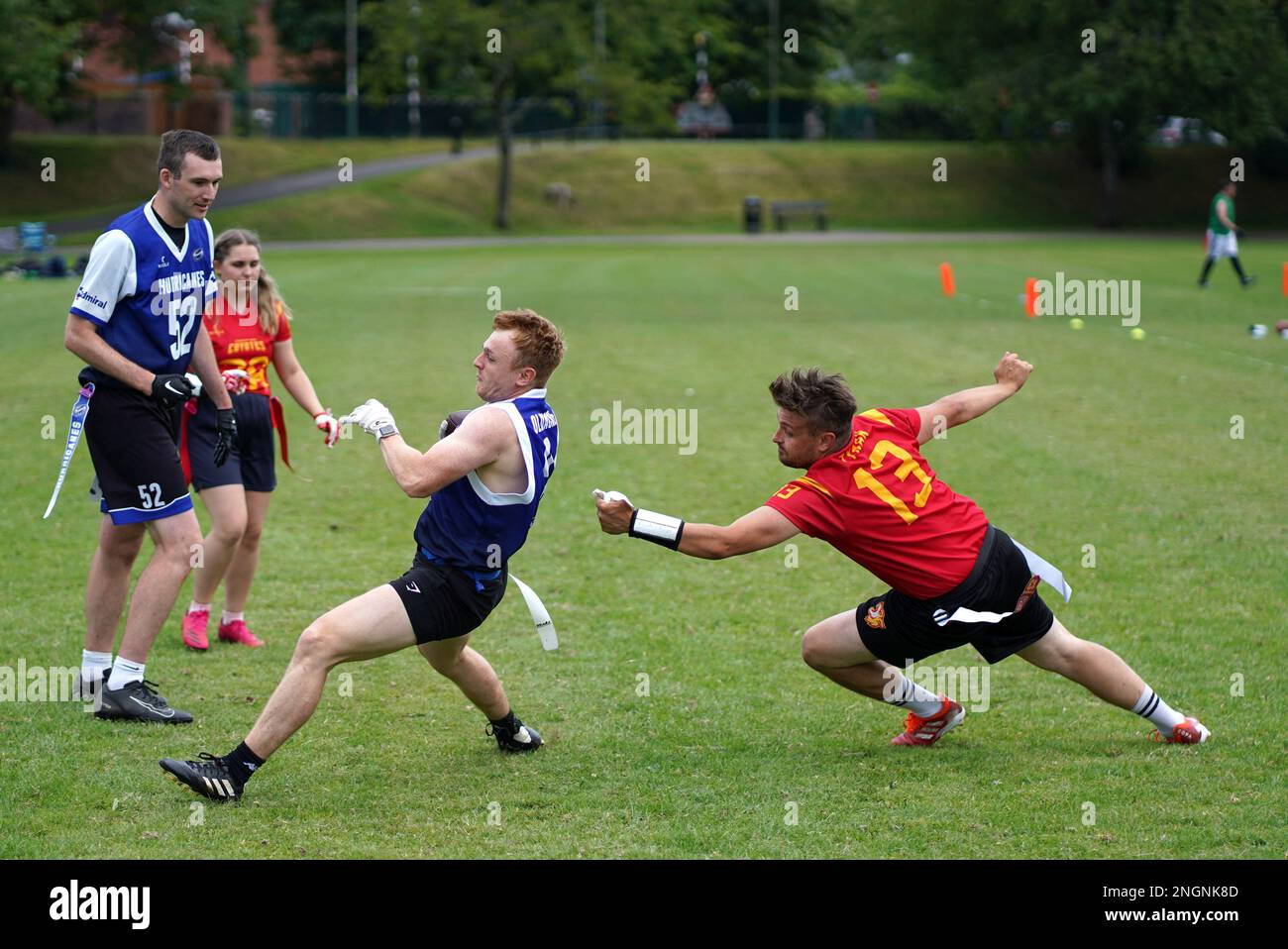 Blocking american football hi-res stock photography and images - Alamy