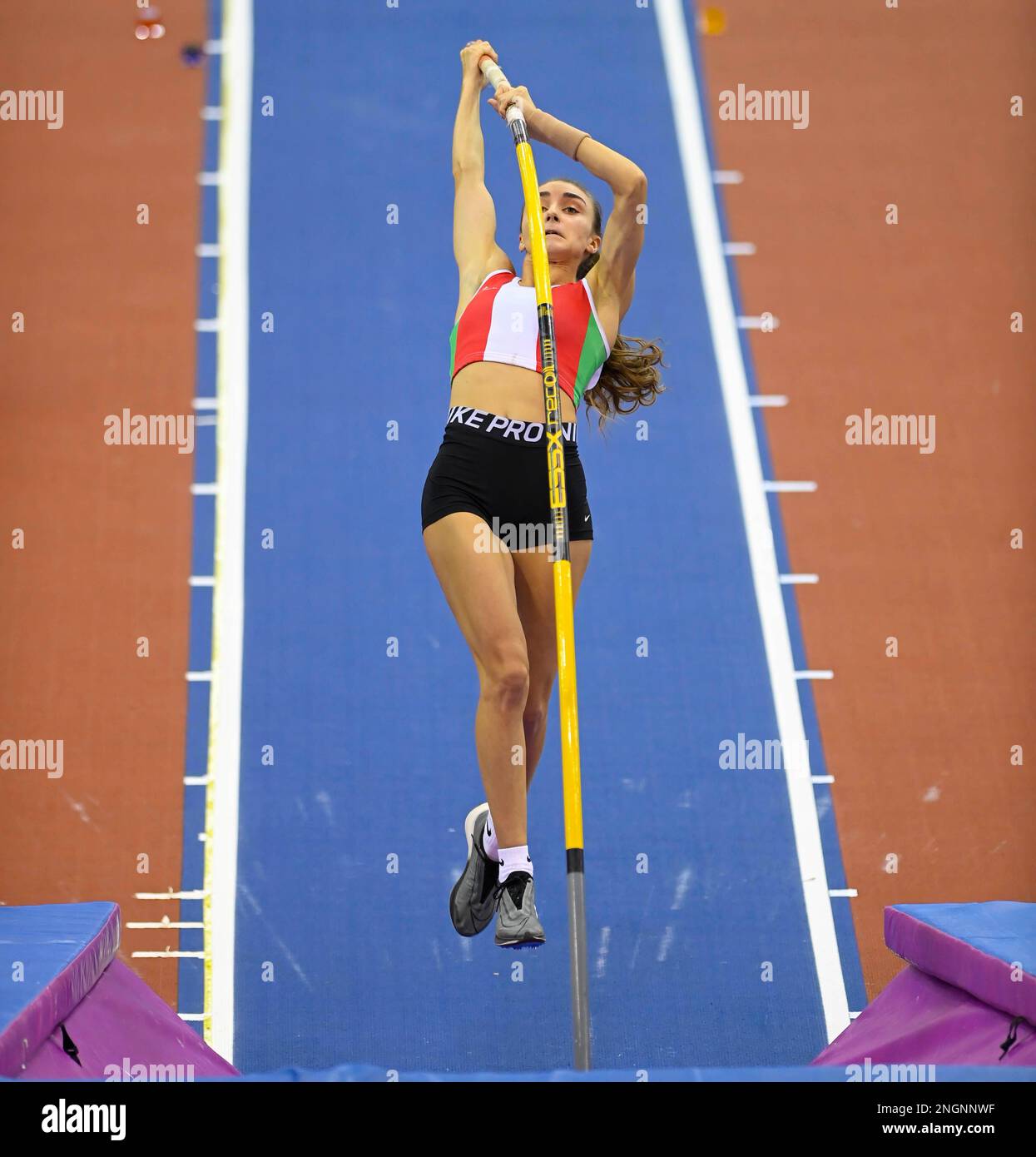 Female pole vault hi-res stock photography and images - Alamy