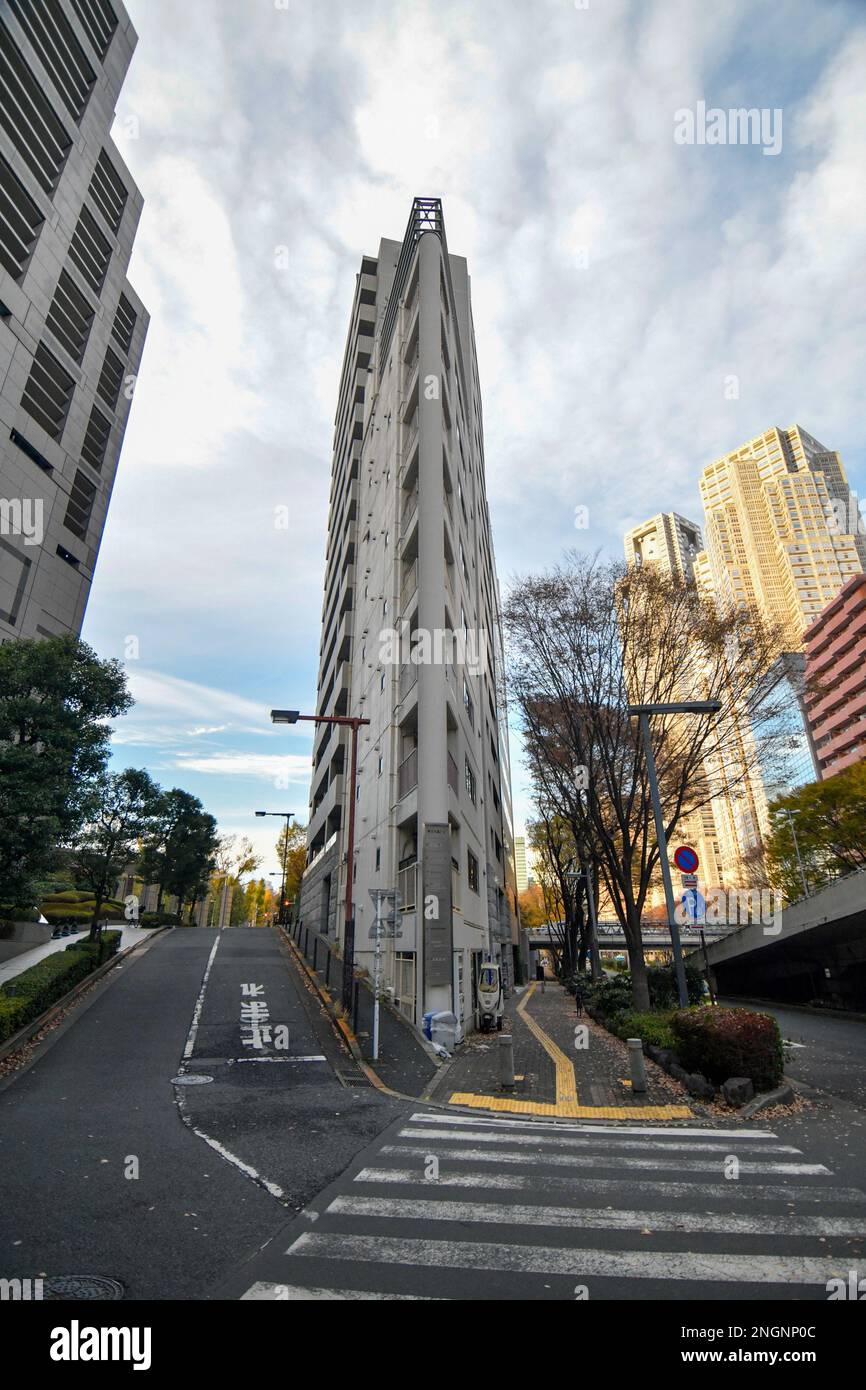Angled building, Shinjuku, Tokyo, Japan Stock Photo - Alamy