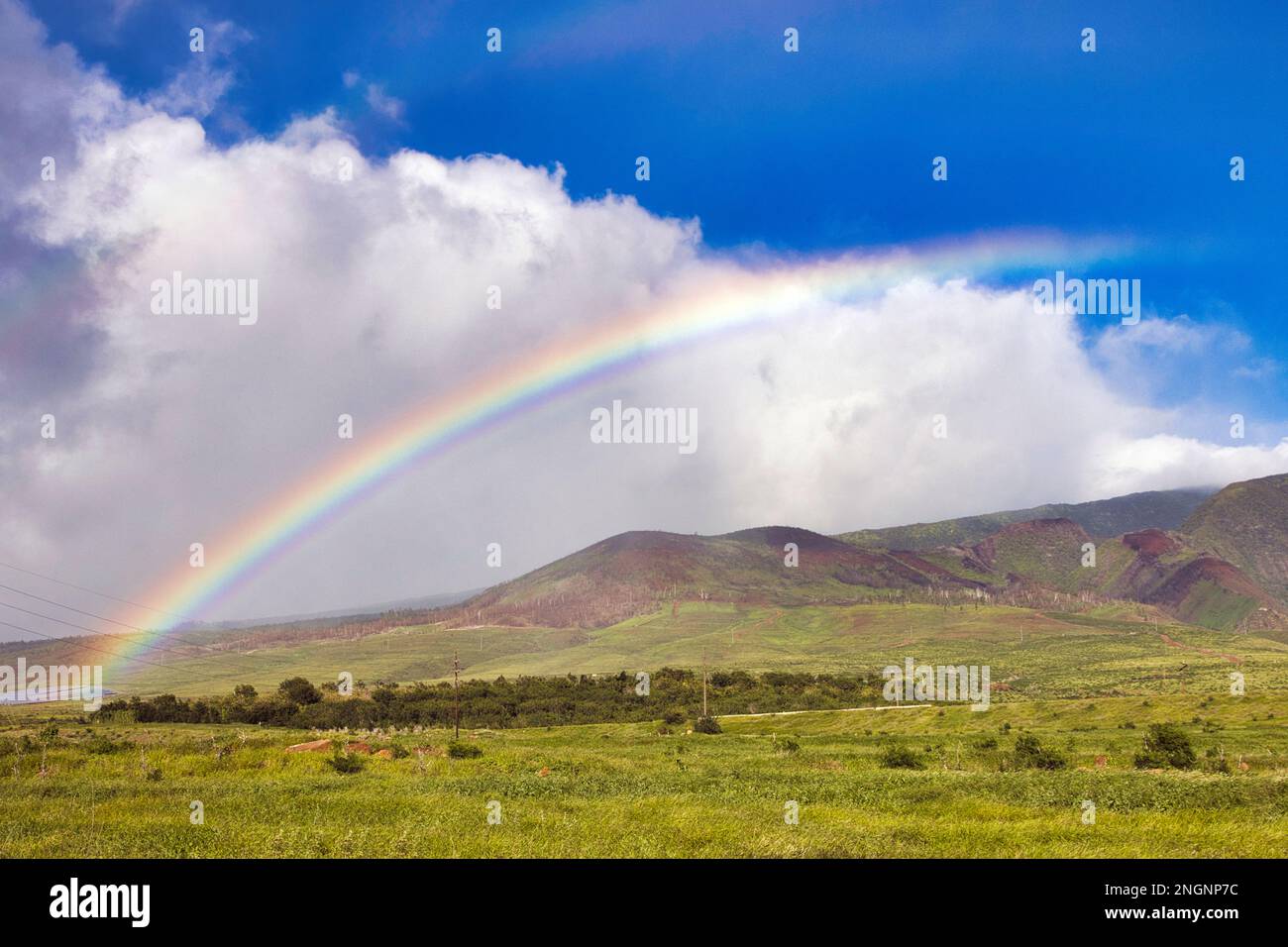 Extreme wide angle photo of west maui mountains with rainbow Stock ...