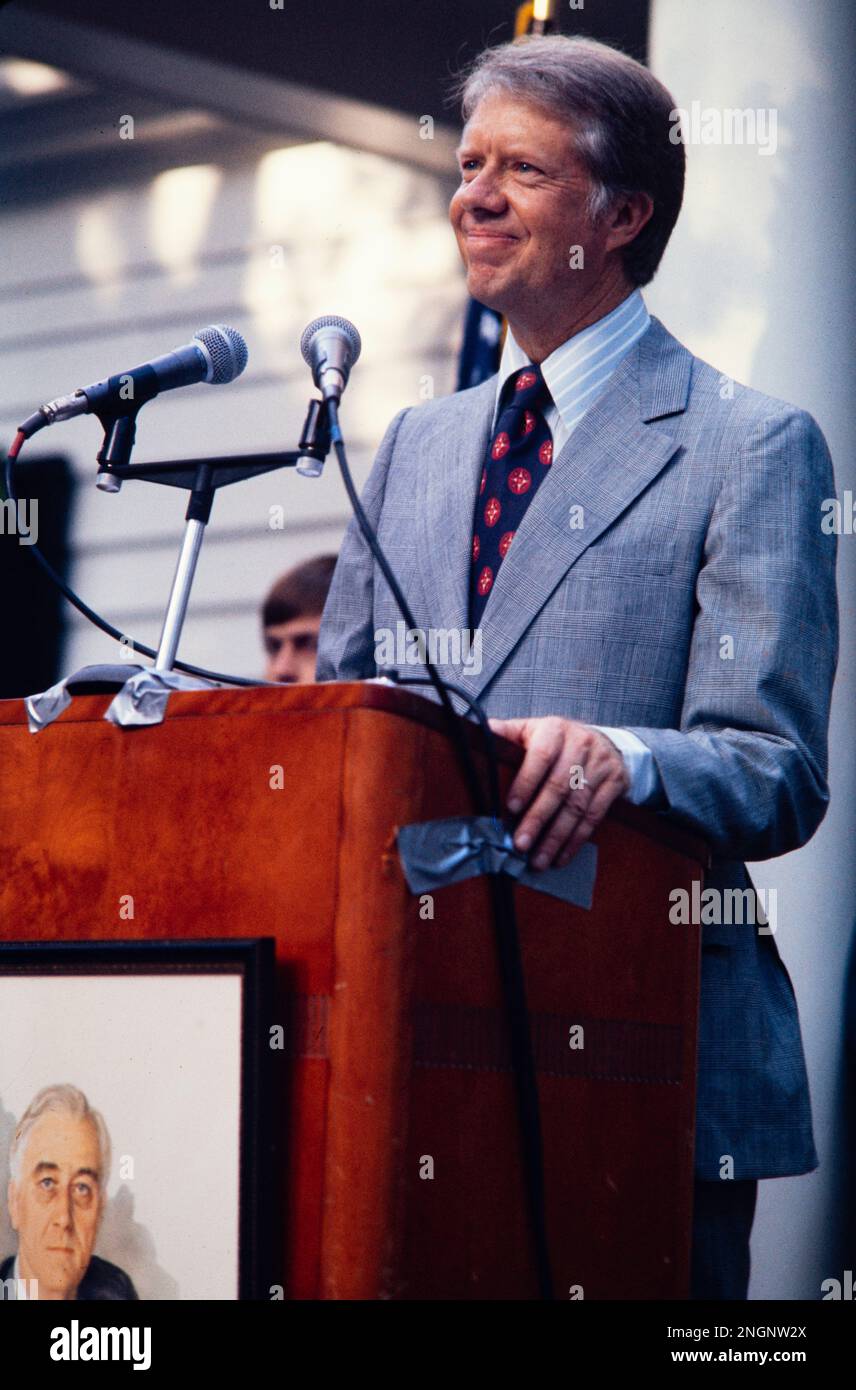 Jimmy Carter Kicks Off 1976 Campaign in Warm Springs, Georgia at FDR's ...