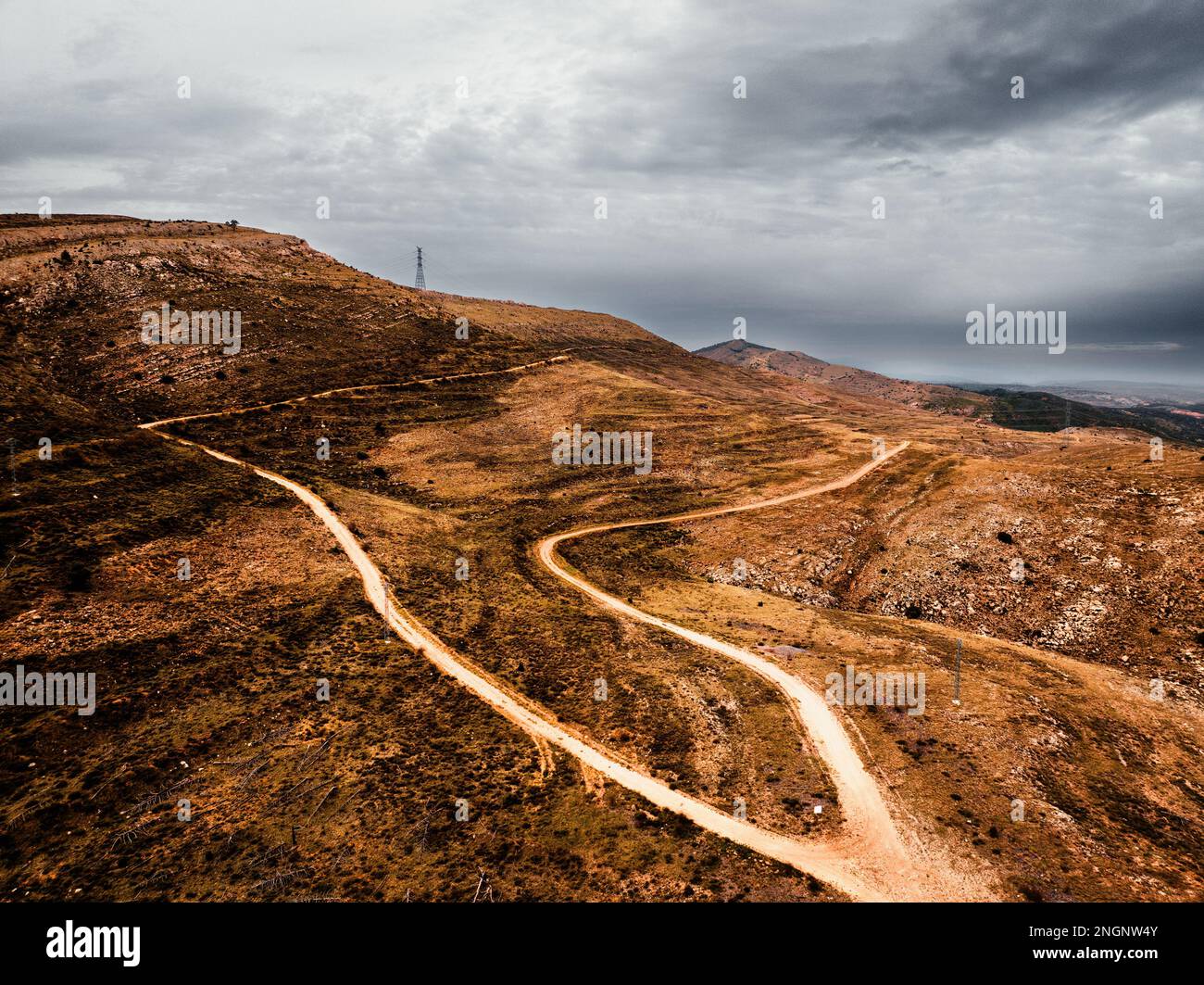 Mountain landscape with mesas, desert-like, near Aliaga in Spain Stock ...