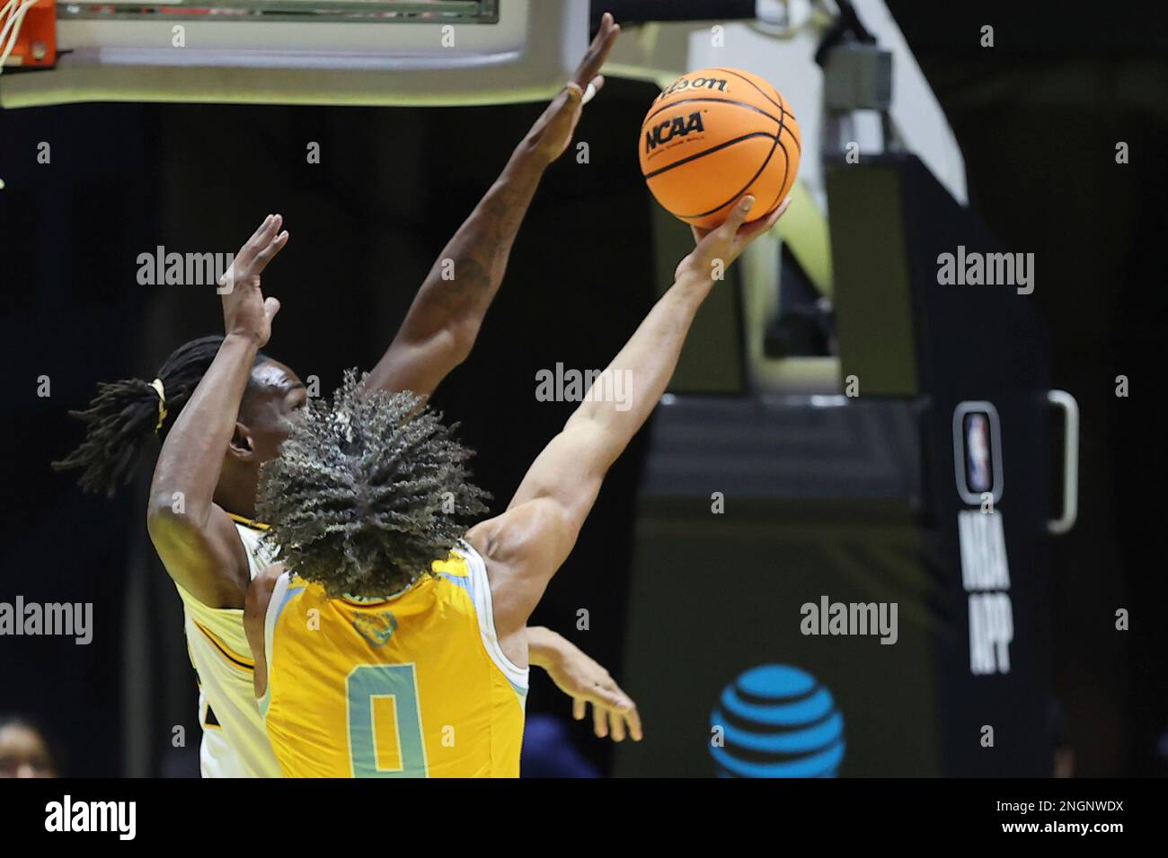 Grambling State forward Carte'Are Gordon (4) blocks the shot of ...