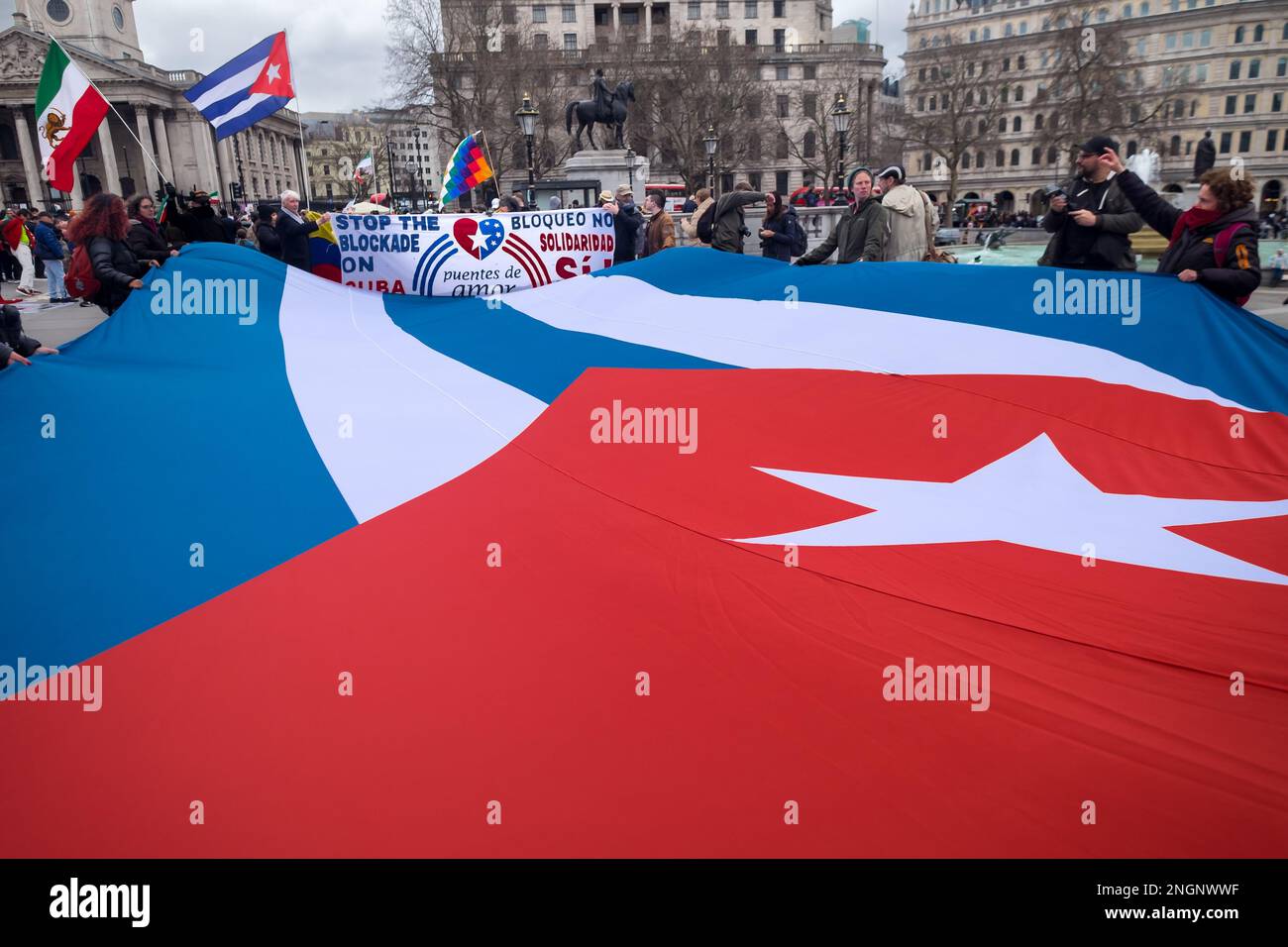 Huge cuban flag hi-res stock photography and images - Alamy