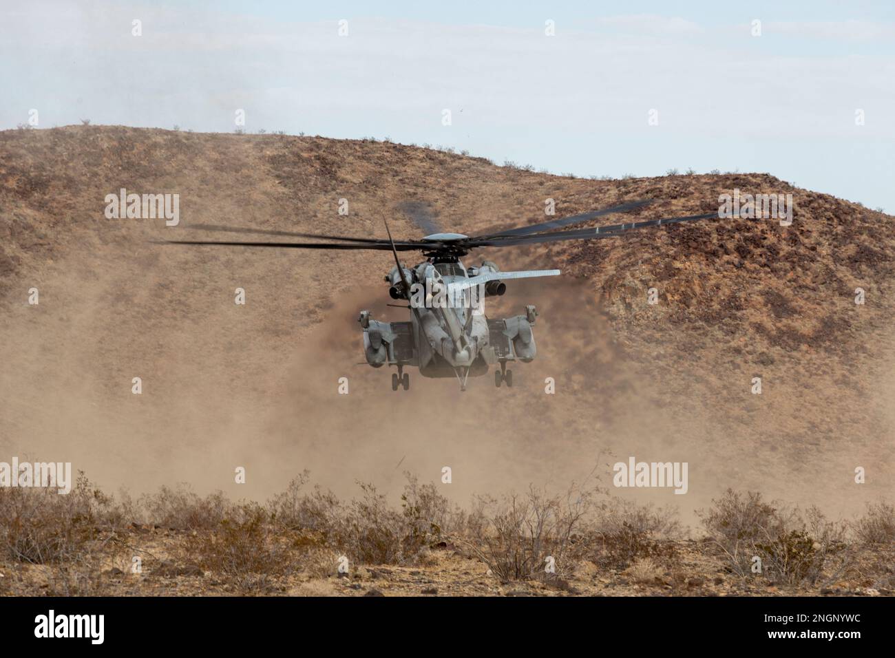 A U.S. Marine Corps CH-53E Super Stallion assigned to Heavy Helicopter ...